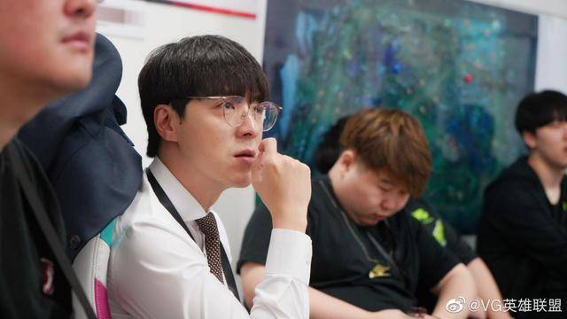 LPL：VG运营像巅峰SKT？冠军教练Kkoma太厉害，粉丝：世界赛见！_队伍