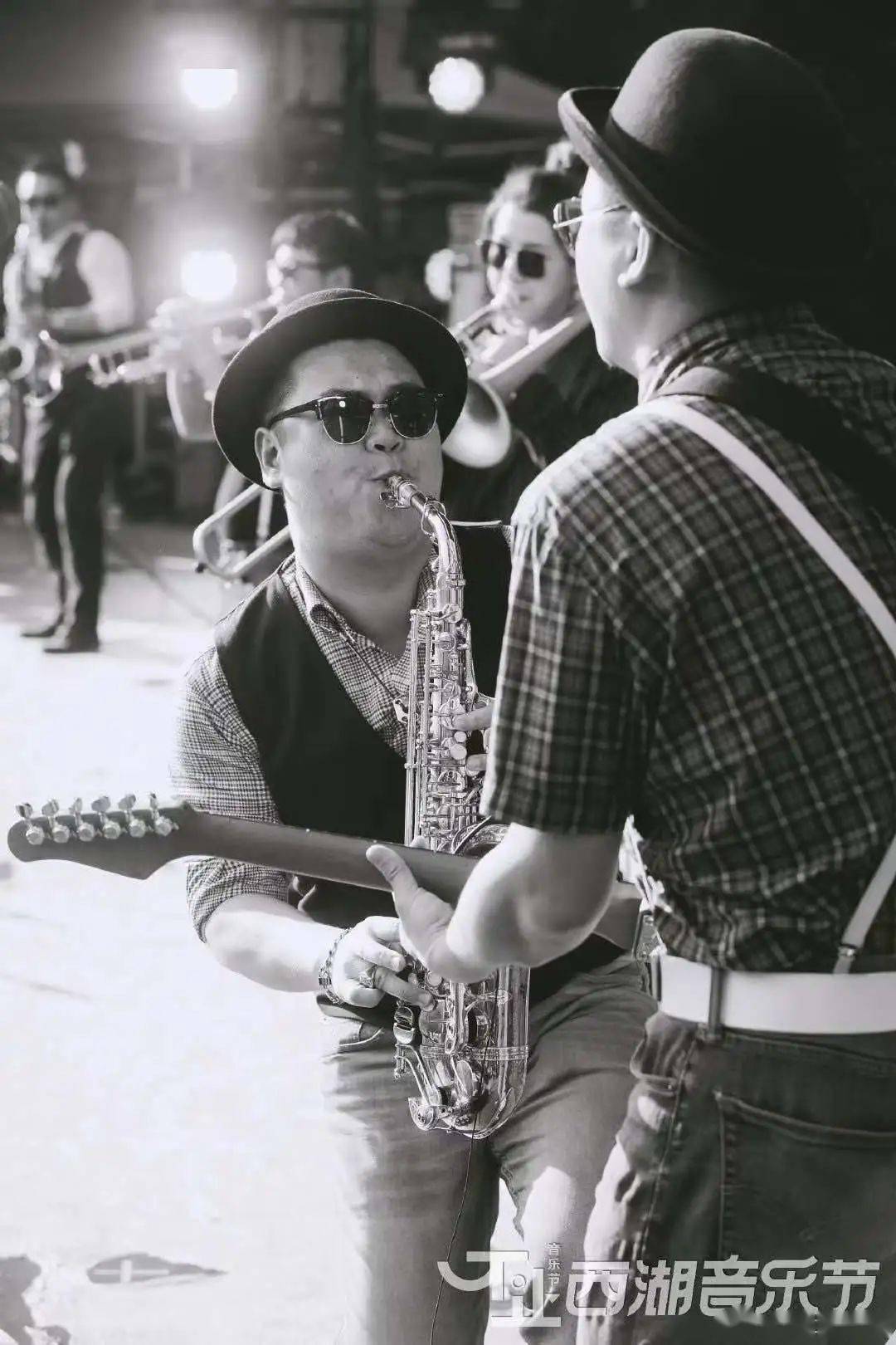 板砖乐队 20 周年 8 小时玩法全攻略-搜狐大视野-搜狐新闻