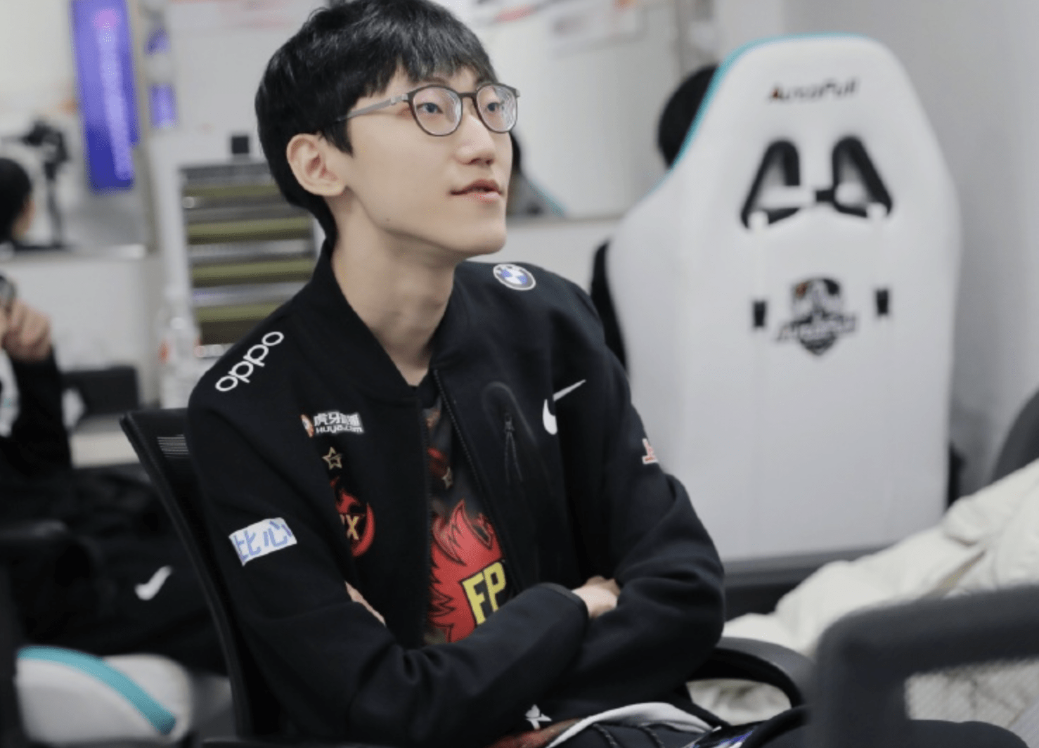 LOL新一：FPX现在很有强队风范，感觉今年能拿冠军_比赛