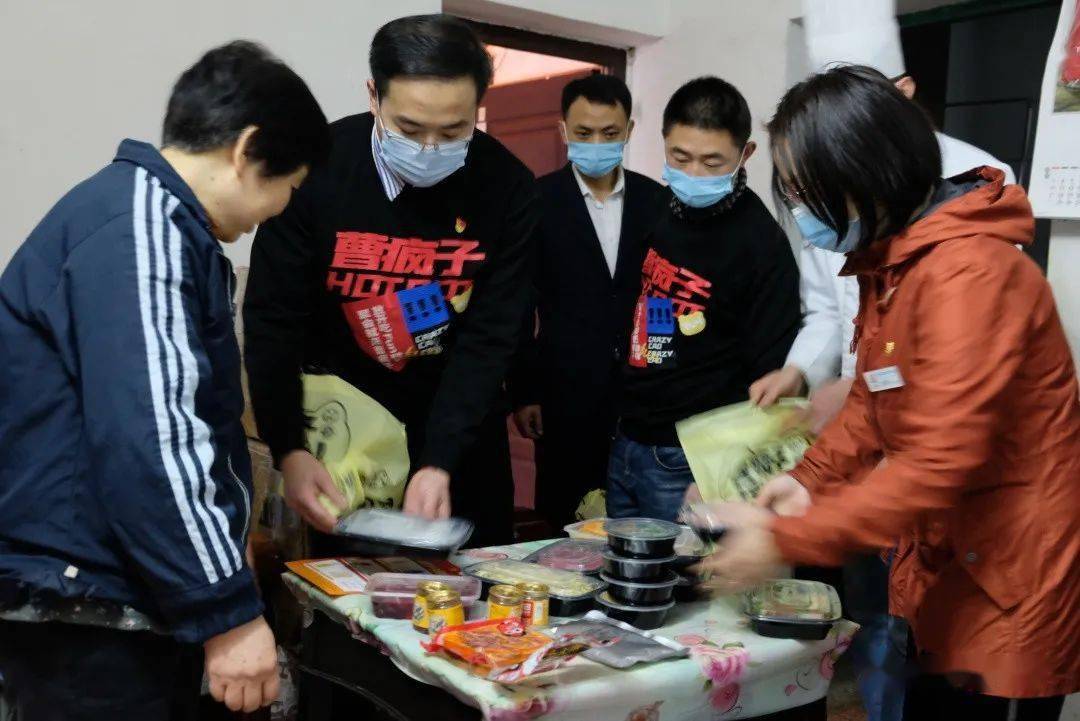 两路街道义学路社区开展“就地过年 爱也相伴”主题活动_居民