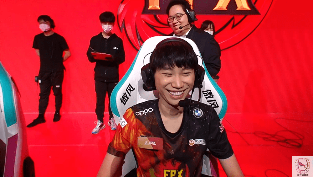 误会解除？FPX换回Tian打野16分钟一万经济碾压BLG_Doinb