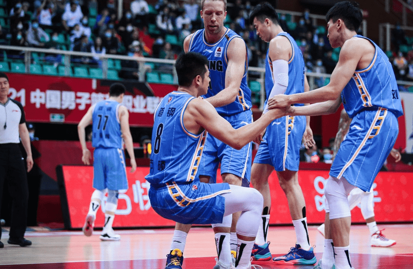 超级外援归位！CBA三冠王补上致命短板 将成争冠搅局者？_北京男篮