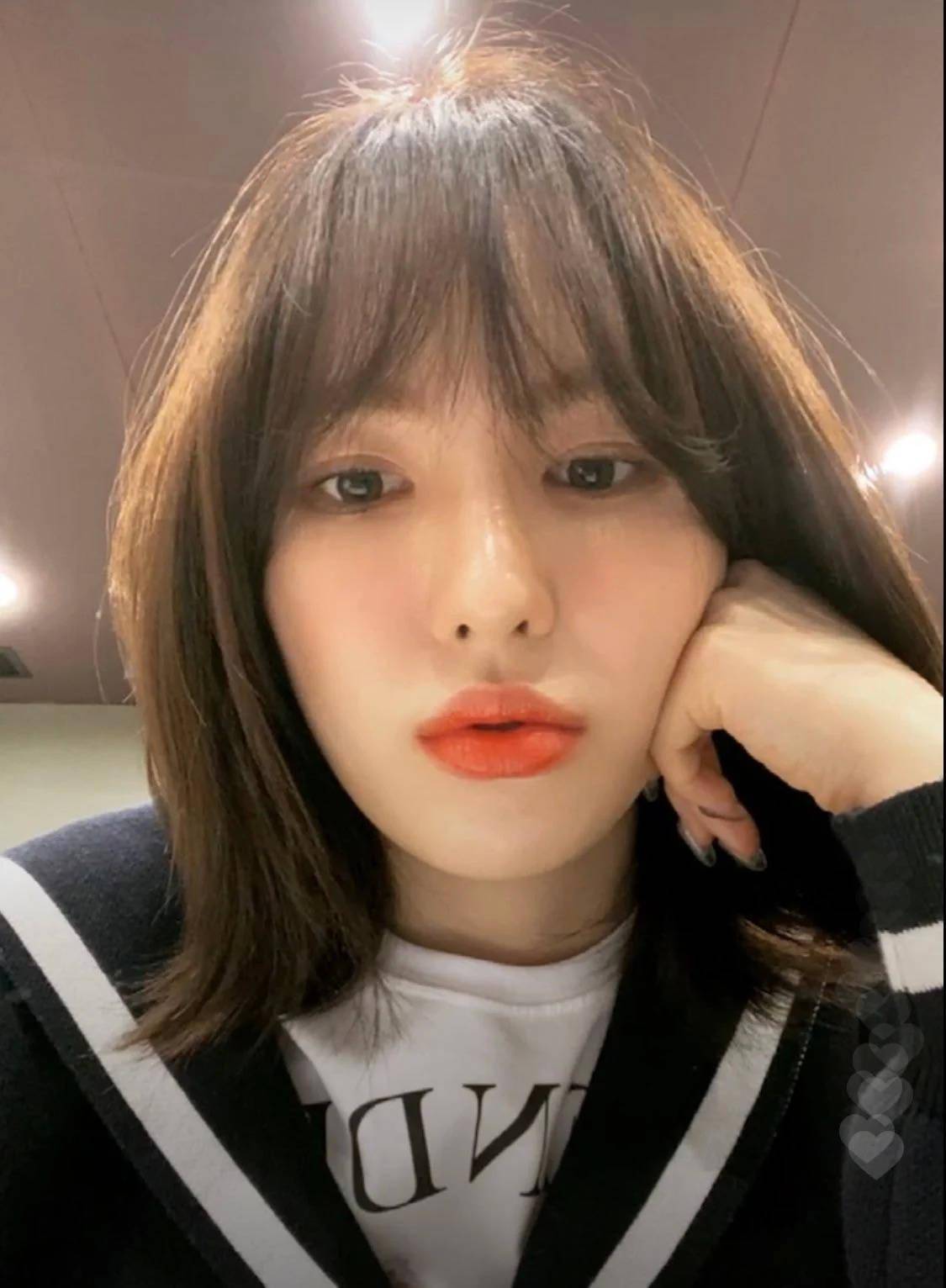 昨天直播中再次以Wendy cut出现的Wendy_Red