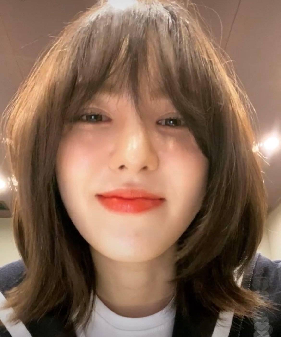 昨天直播中再次以Wendy cut出现的Wendy_Red