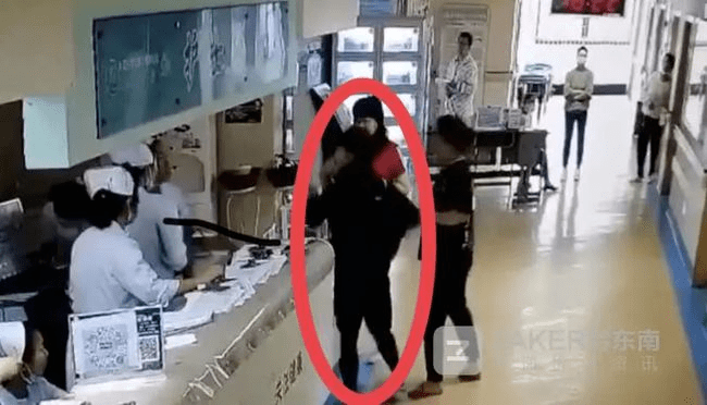 女子大闹护士站、抓烂医生衣服已被行拘！孔某