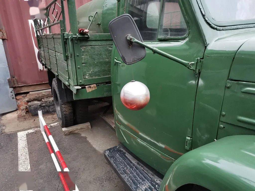 路边的经典——罕见的跃进NJ130_汽车