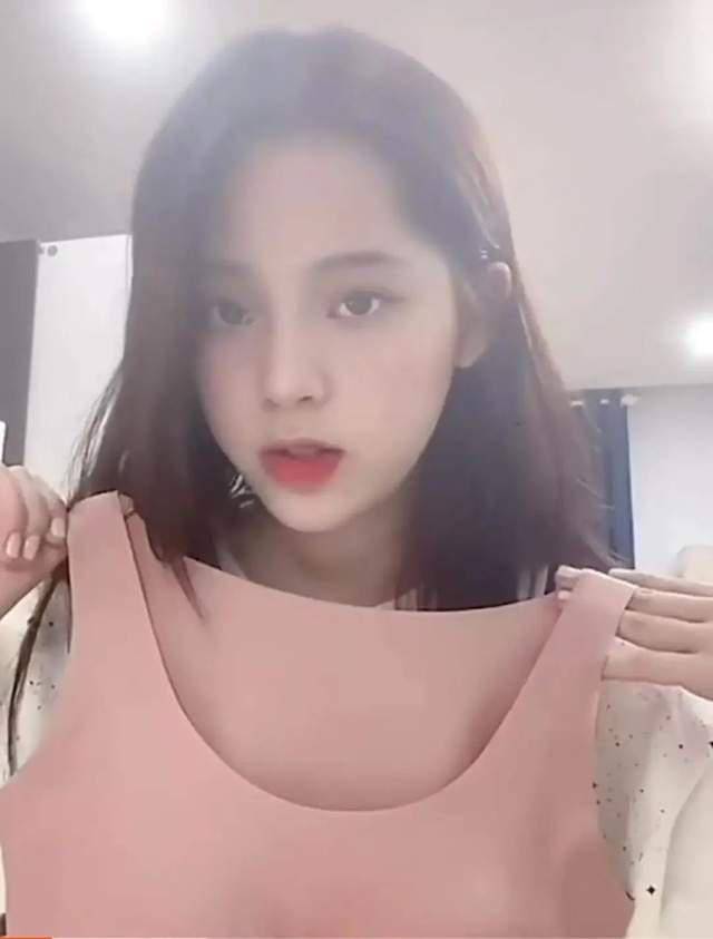 疯狂被复制的Ubras，能火多久？_内衣