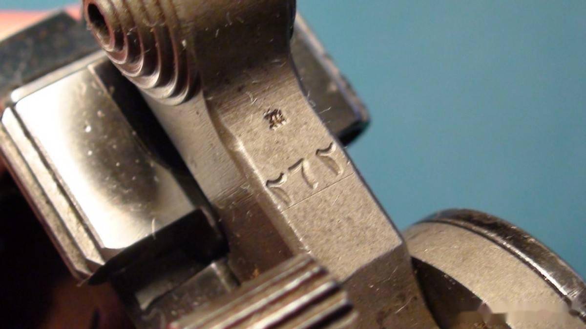 毛瑟C96首个官方版本，如今身价20万，枪身数字为何标有1314？_波斯