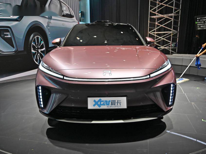 R汽车ES33实拍解析，能否打破自动驾驶壁垒？_搜狐汽车_搜狐网