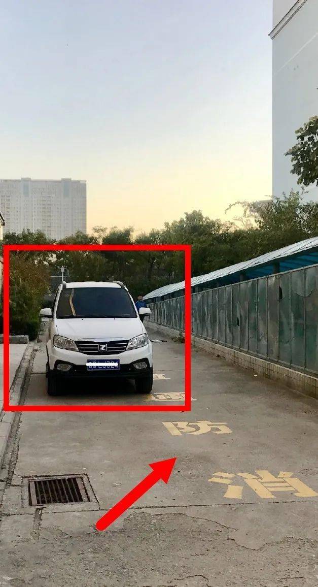 为生命安全让道，请保持消防通道畅通！_火灾