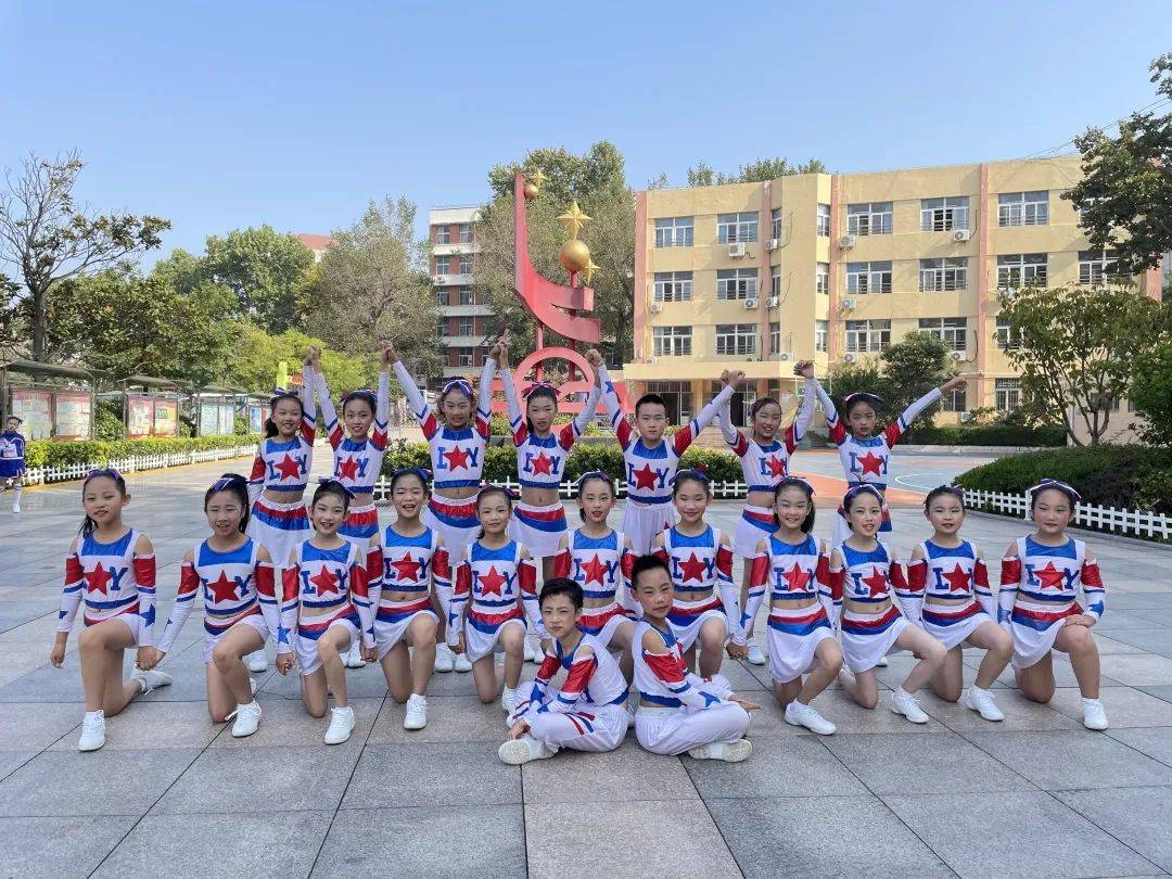 喜报!六小精灵啦啦操社团喜获市北区小学组一等奖比赛