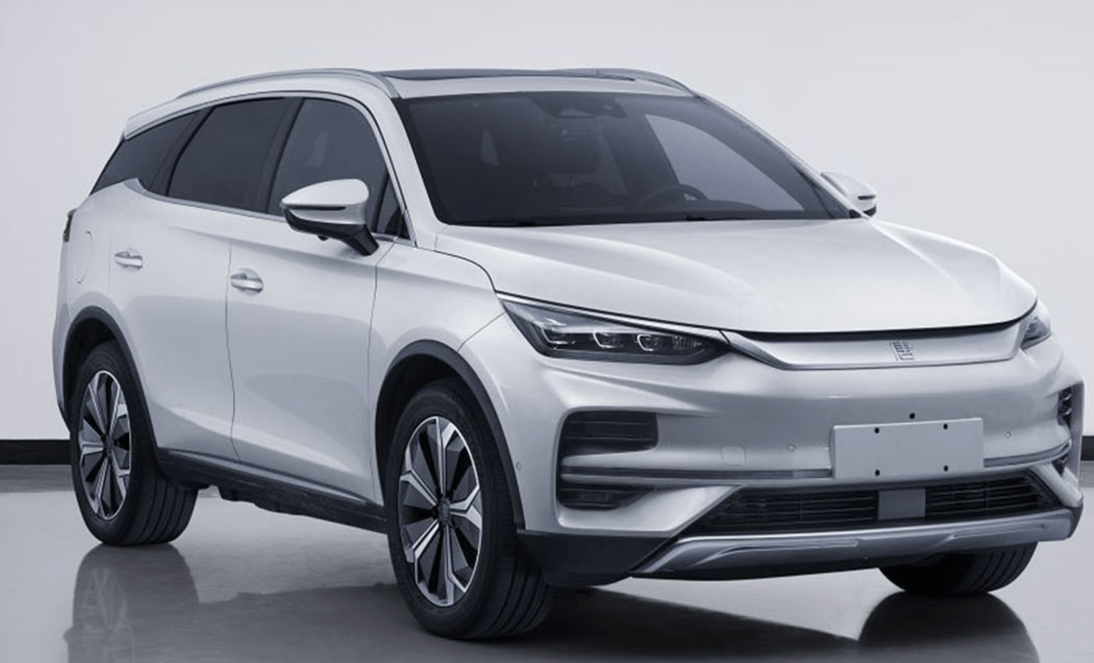 700公里续航刷新纪录！比亚迪新款唐EV曝光：颜值也明显提升_特斯拉