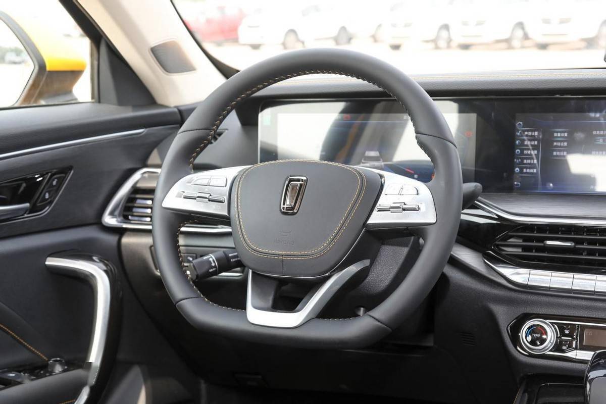 犒劳自己选啥车？10.58万起，设计空间讨喜，奔腾T77 Pro家用首选_搜狐汽车_搜狐网