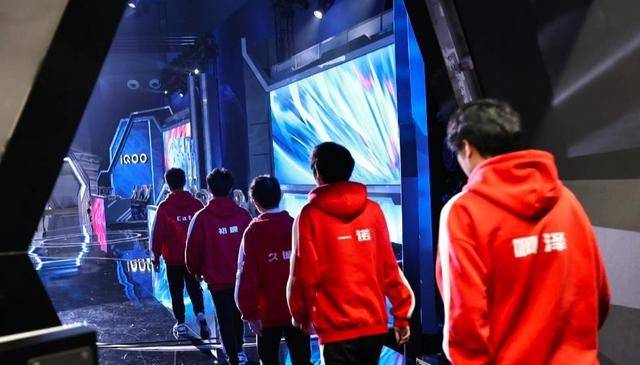 前QG老板和AG刚上了!二度发文嘲讽AG假赛,被网友斥责没格局_木木_月光_比赛