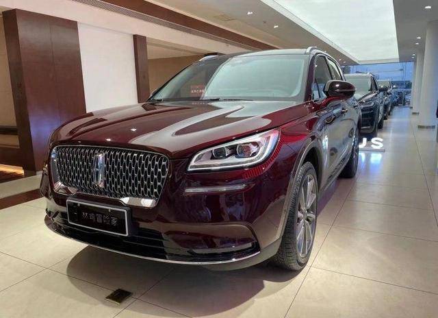 晚到却是“精品”，2.0T+8AT，爆发245马力，实力胜过BBA！_搜狐汽车_搜狐网