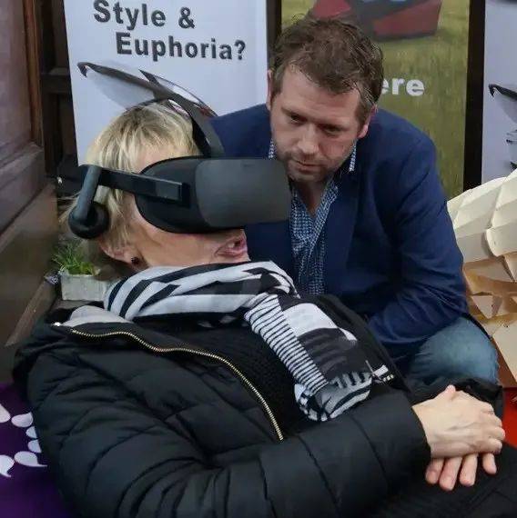 安乐死新设备在瑞士合法化！无痛30秒一键去世，全程自助_Sarco_死亡_机器