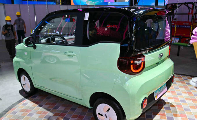 奇瑞QQ冰淇淋2.99万起售，更大更便宜，网友：宏光MINIEV买早了_搜狐汽车_搜狐网