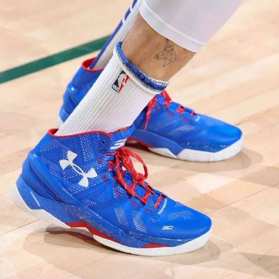 上脚图 | 库里上脚2代战靴！塔克这双有点猛！_Nike_Zoom_Kobe