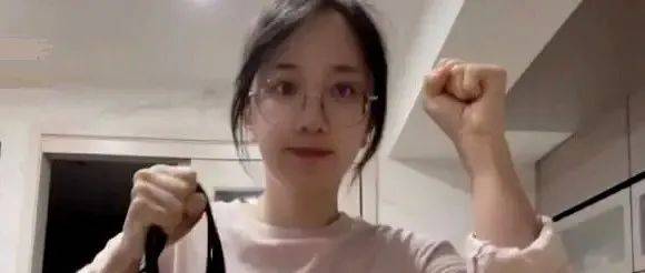 90后女海归在北京做住家保姆,月薪1万5被群嘲:生活面前,谁也别教谁做人 尼莫 孩子 李瑞丰
