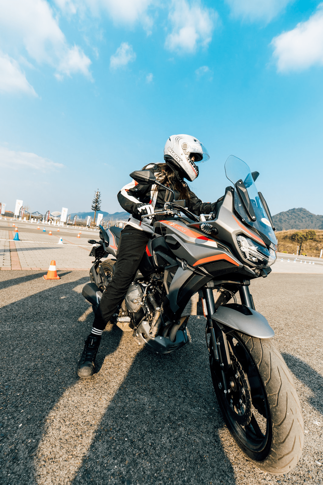 五年磨一剑（四）2月媒体品鉴日，RX6批量上市_搜狐汽车_搜狐网