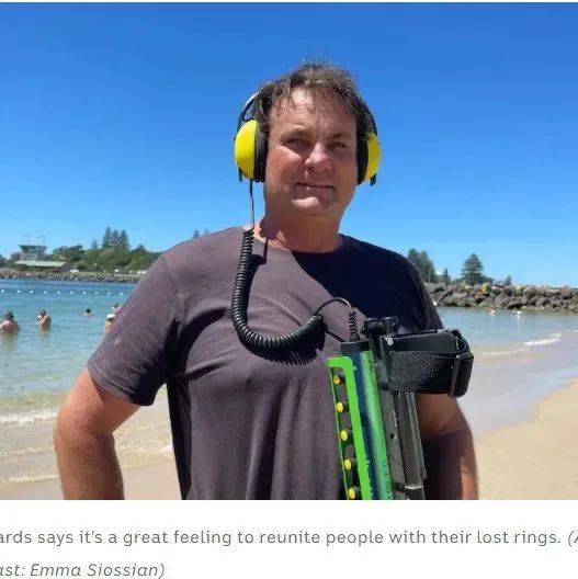 悉尼男子苦练25年海滩寻宝术，戴着耳机拿着机器一顿扫，奇迹出现了！_Gesling_戒指_Cutmore