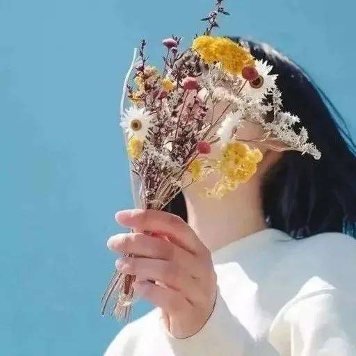 爱发朋友圈的人,都差不到哪去生活成最自拍