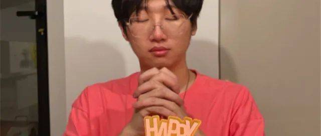 没想到老IG如此相聚，宁王肉鸡庆生，jkl和theshy赛场拥抱_rookie_选手_战队