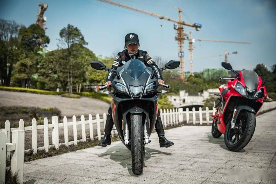 入门钢炮今犹在，岁岁年年人不同——阿普利亚GPR150/250R对比_搜狐汽车_搜狐网