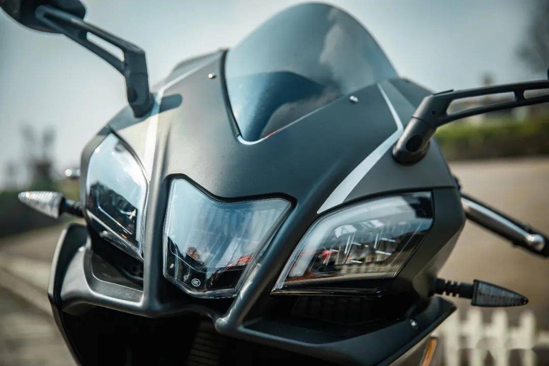 入门钢炮今犹在，岁岁年年人不同——阿普利亚GPR150/250R对比_搜狐汽车_搜狐网