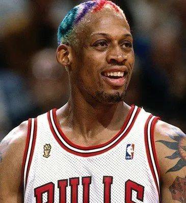 【NBA篮球巨星传】丹尼斯·罗德曼：NBA最具特色的“非主流”_赛季_母亲_防守