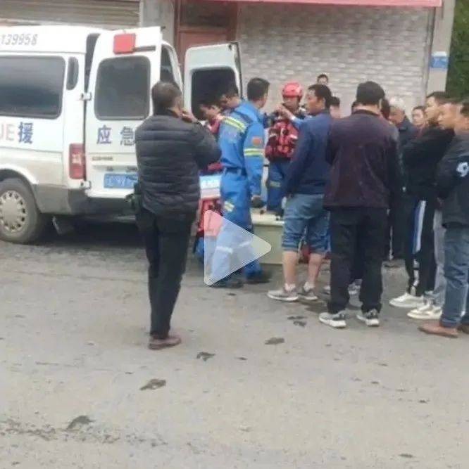 云南小伙跳河救人被冲走失踪轻生男子赵家寨