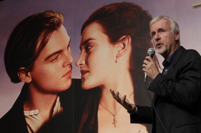 土耳其情侣模仿《泰坦尼克号》中经典姿势不慎坠海，男友身亡_Ciftci_Mine_尸体