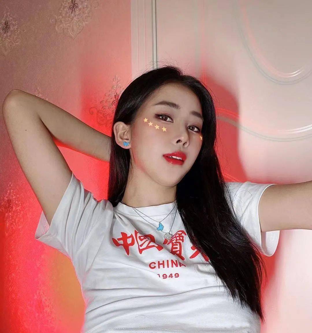 P站张老师 DY直播真人露脸了！_微博_张贺玉_刘玥