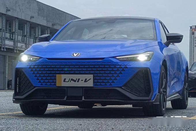 长安新UNI-V明日上市！2.0T动力 预计12.19万起_搜狐汽车_搜狐网