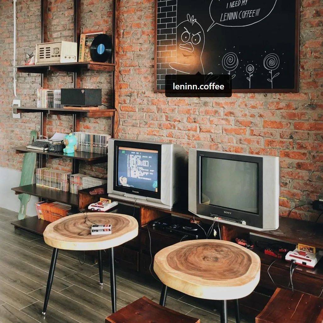河内探店 49 · LENINN COFFEE_ng_nh_桌椅
