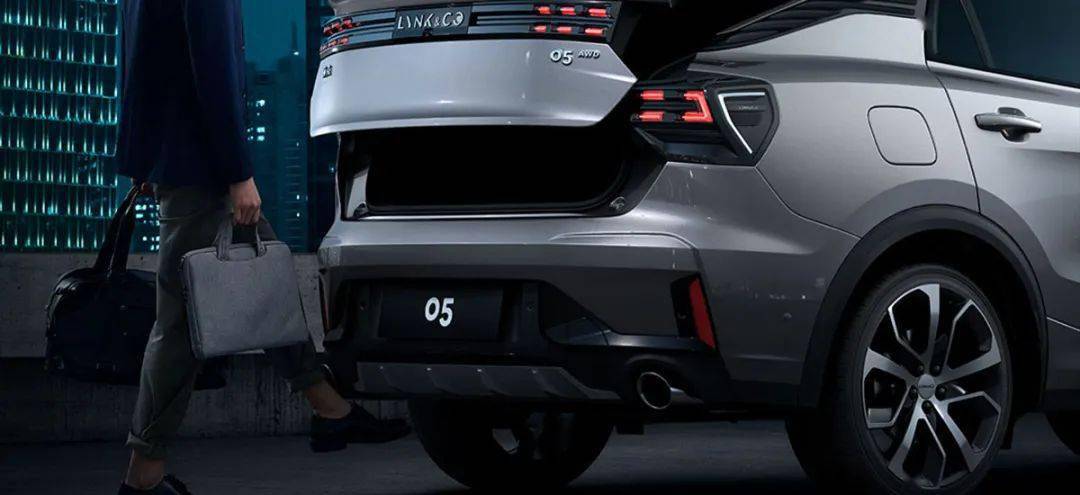 2.0T+8AT，6.5秒破百、油耗8升，自主性能SUV天花板，缺点是..._搜狐汽车_搜狐网