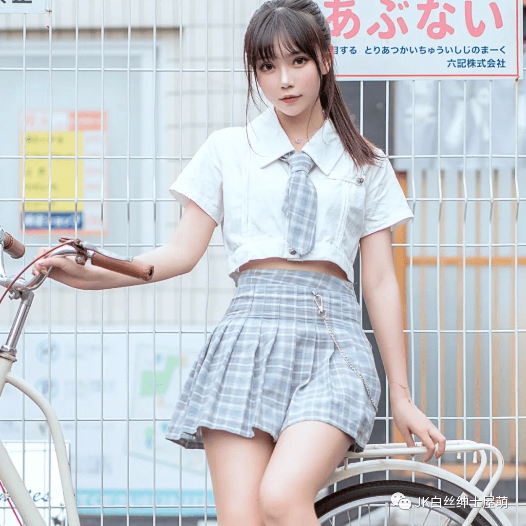 单车上的铃声装载了青春的记忆_Amiee_男子_自行车