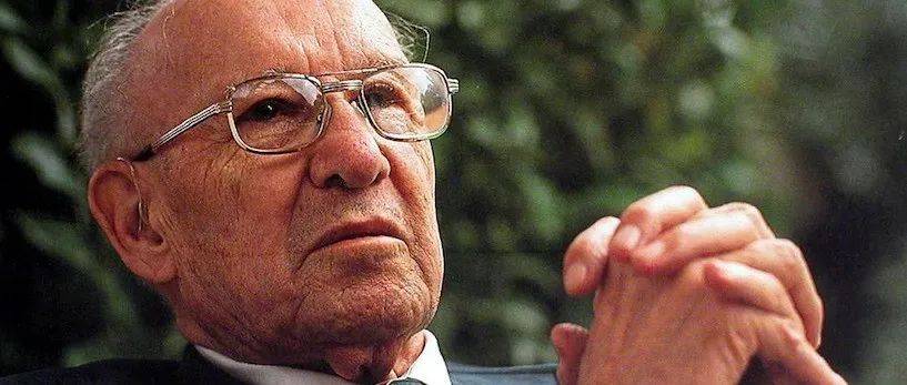 彼得·德鲁克：获得成功与幸福的10个原则_工作_人生_经典