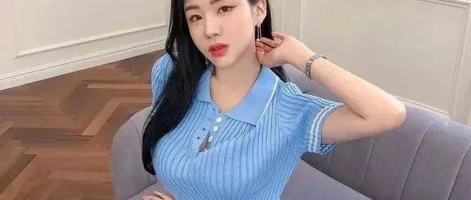 95后“泳装老板娘”亲当模特，300%的回头率，就一个字“绝”！_Yebin_身材_健身