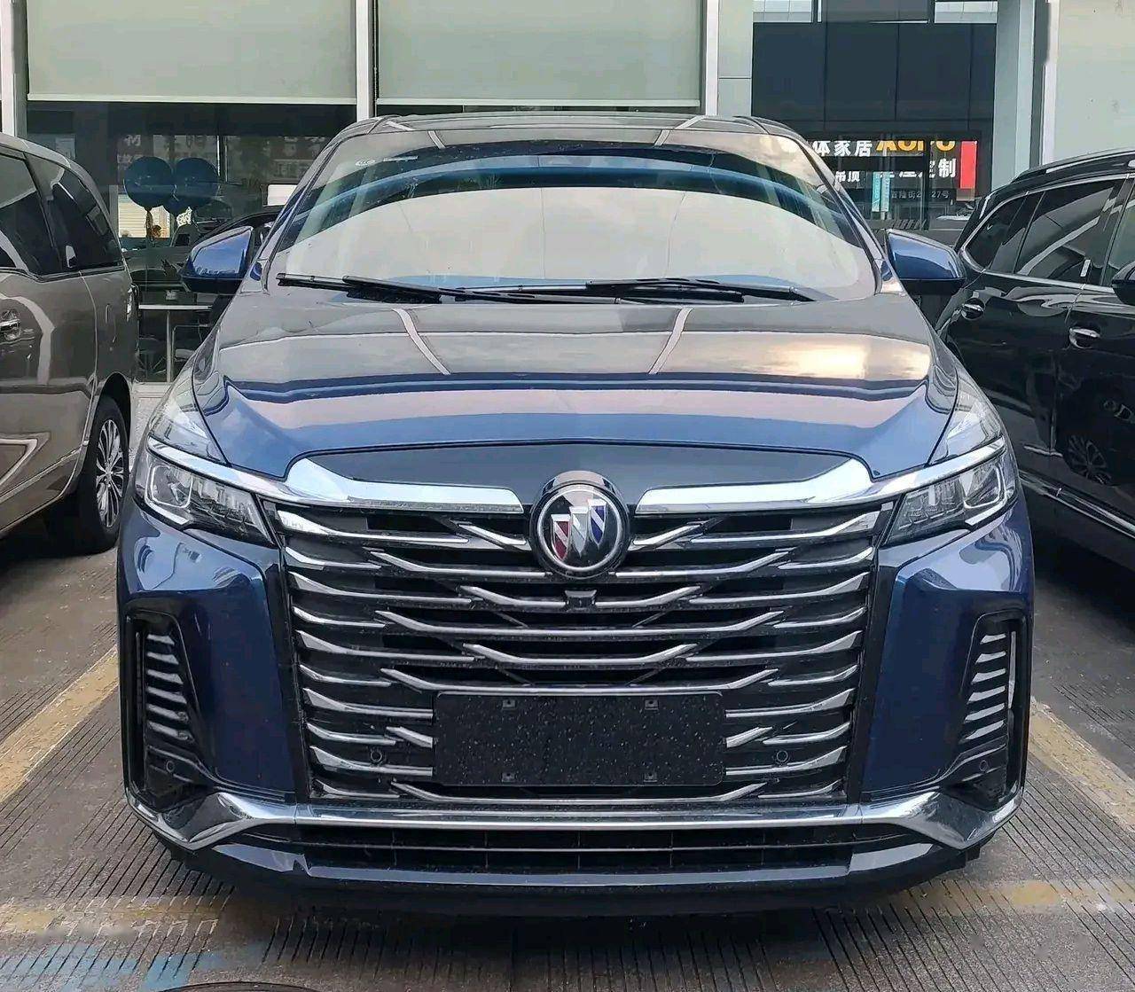 实拍新款别克GL8，格栅变化明显，2.0T+电动门，越来越像传祺M8_搜狐汽车_搜狐网