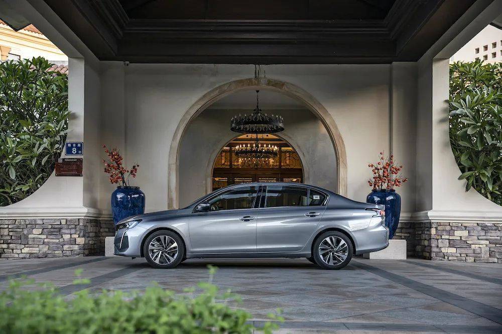 即将“降维”入局，比一比才知道东风标致新408有多卷_搜狐汽车_搜狐网