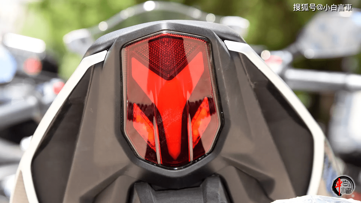 资讯｜亲民价格性能仿赛，赛科龙RC401静态解析，亮点配置_搜狐汽车_搜狐网