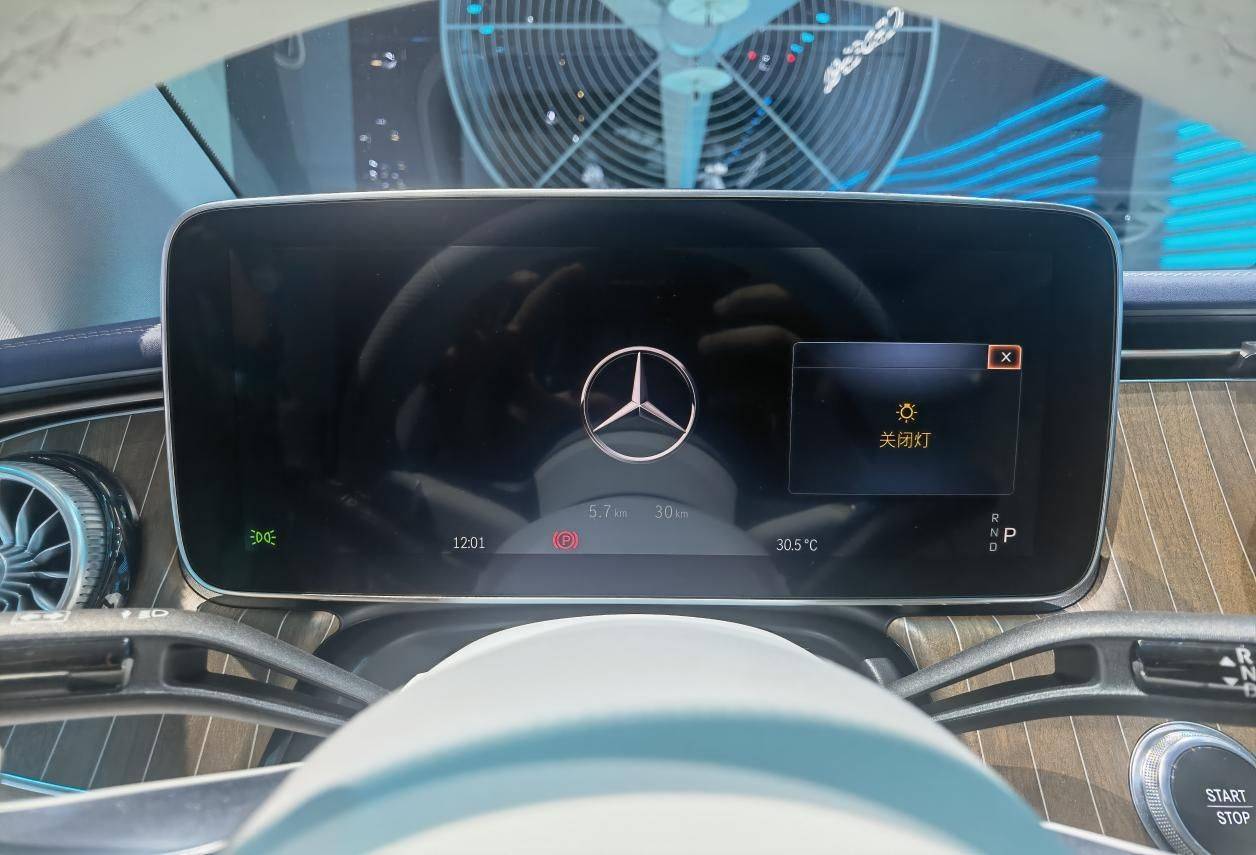 2022成都车展：首台EVA平台国产车型 52.8万起售 奔驰EQE公众亮相_搜狐汽车_搜狐网