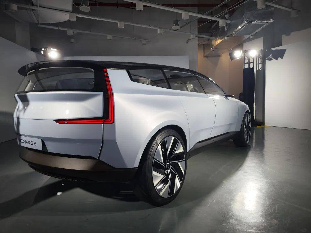 实拍沃尔沃Concept Recharge概念车：纯电旗舰不止于大_搜狐汽车_搜狐网