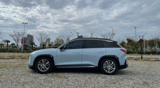 蔚来ES6超大车身尺寸，肩比奥迪Q5 e-tron_搜狐汽车_搜狐网