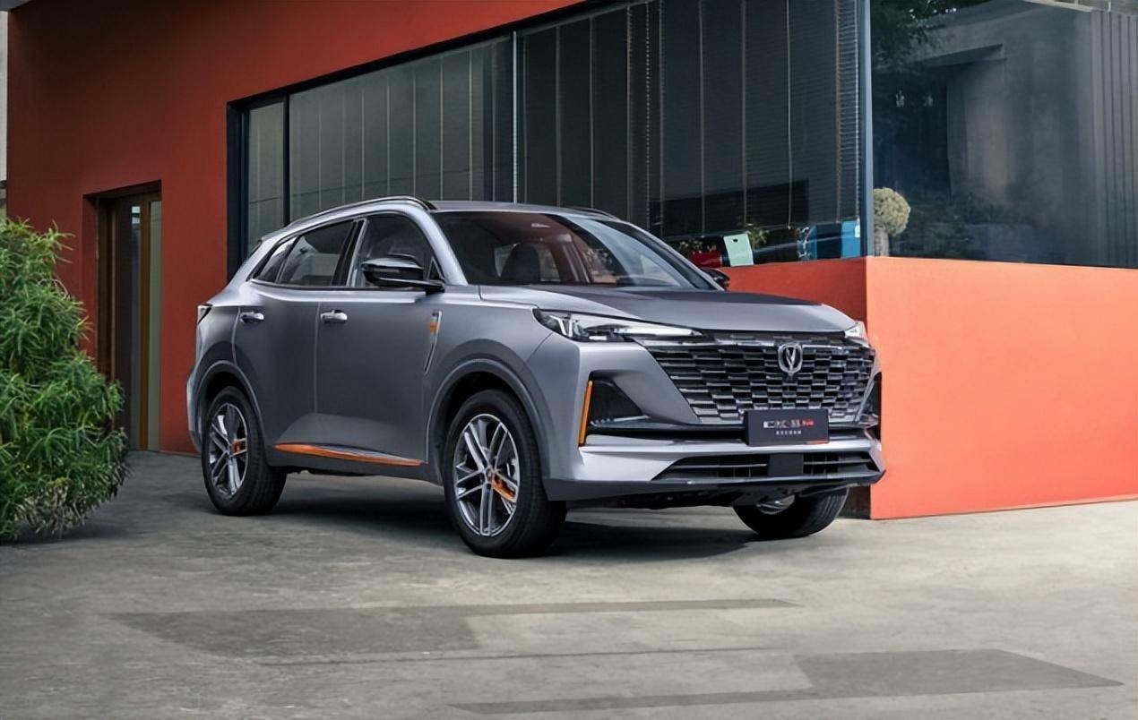 第二代CS55PLUS兑现高光颜值 潮酷上市 内外皆出色_搜狐汽车_搜狐网