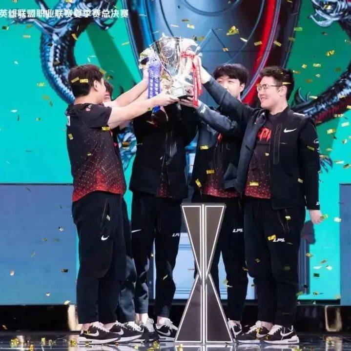 369带病拿冠军，赛后JDG发长文粉丝泪目！_总决赛_选手_评论