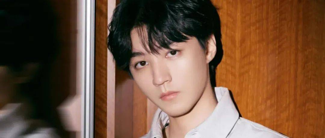 王俊凯游戏表演赛再次秀翻全场，操作直接逆天Carry全场，征服路人_yxlm_Karry_地表