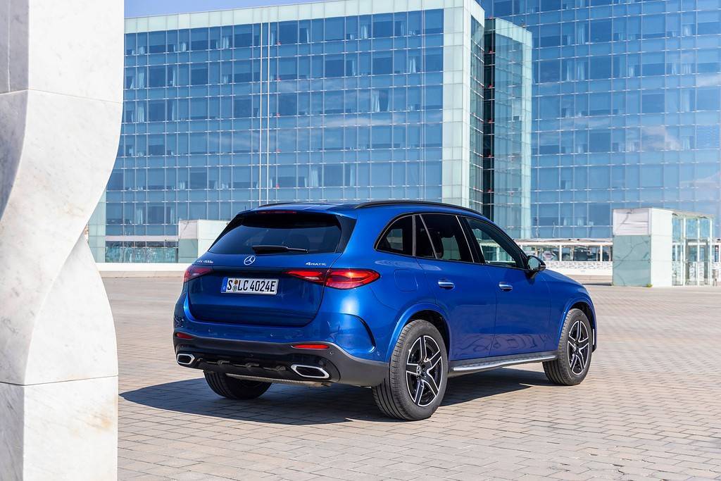 新款奔驰GLC插混版海外亮相，WLTP纯电续航最大130公里_搜狐汽车_搜狐网
