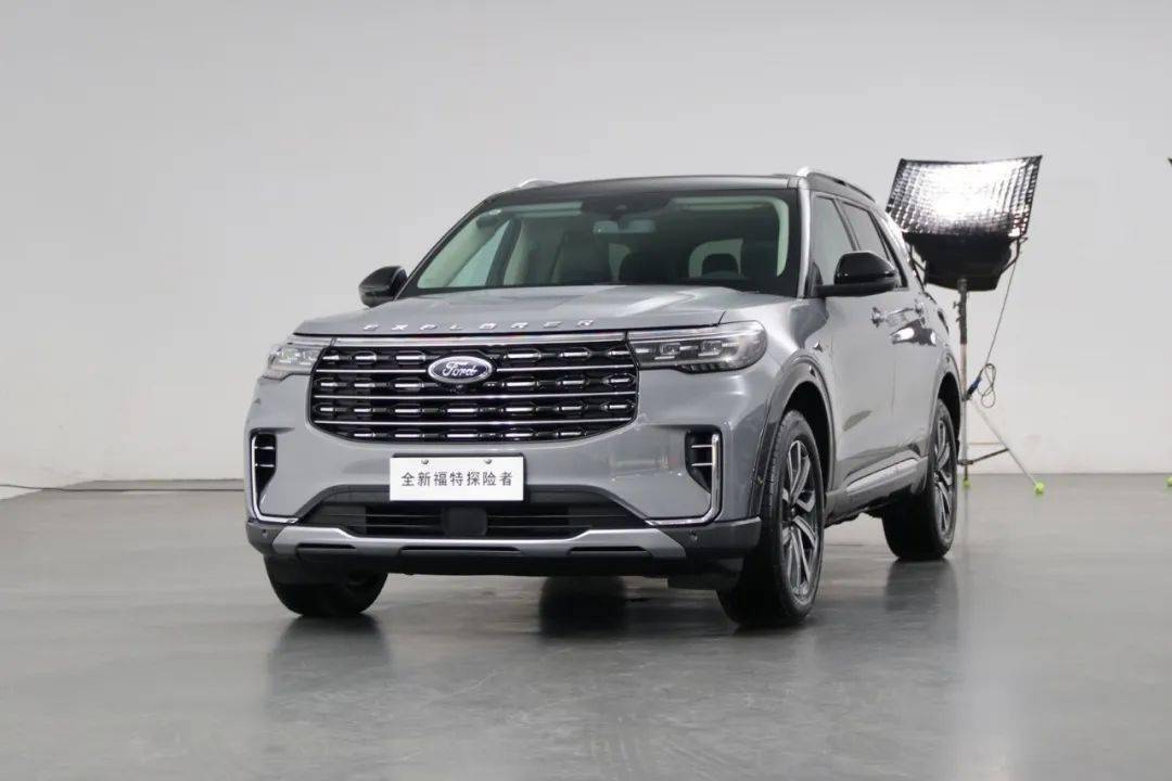 2.3T+10AT，车长超5米，27寸大屏，性价比超高，哪款值得买？_搜狐汽车_搜狐网